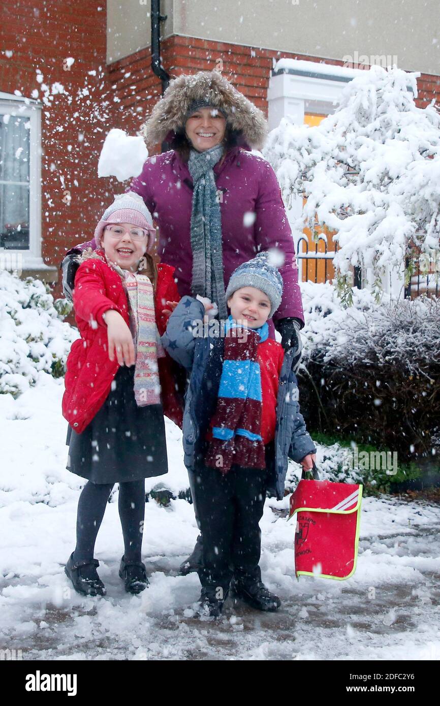 Cambridgeshire, UK. 4th December 2020. Elizabeth Mitchell and her ...