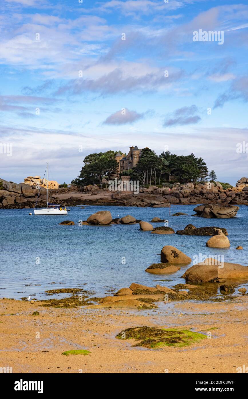 France, C?tes-d'Armor , Tr?gastel, C?te de Granit Rose, Squewel point ...