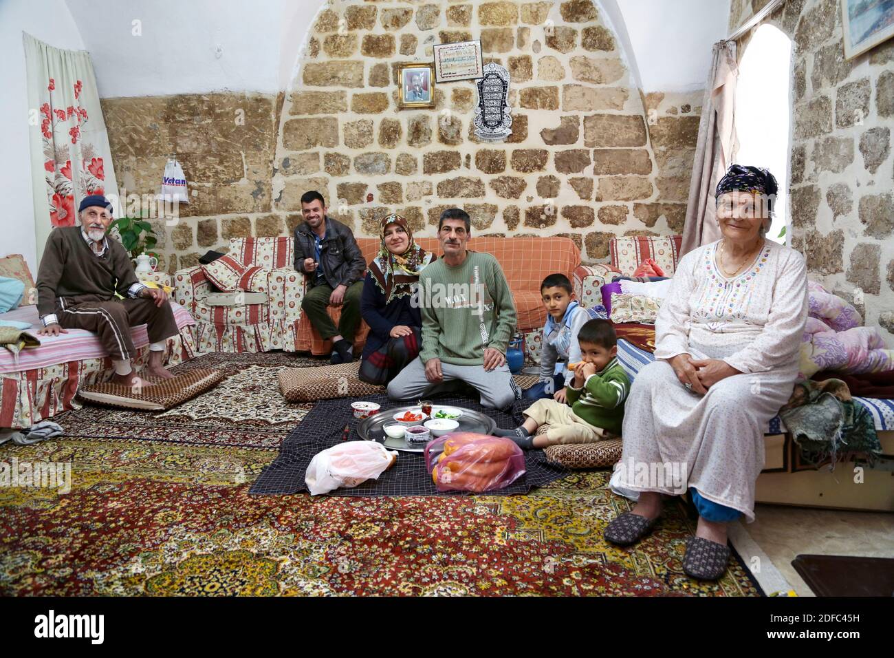 Turkey, Kurdish family at home in Mardin Stock Photo - Alamy