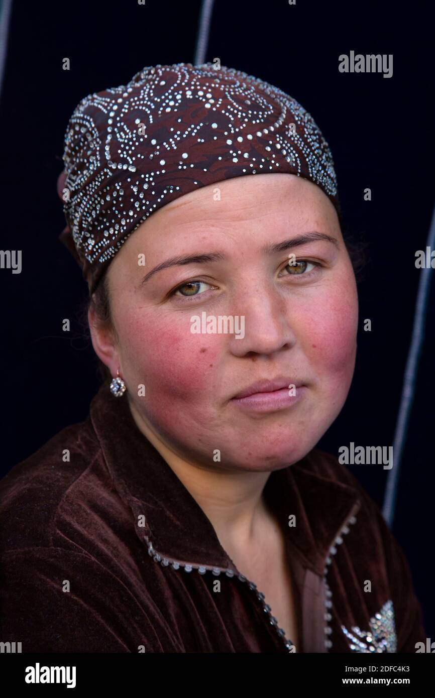 Uzbek woman portrait hi-res stock photography and images - Alamy