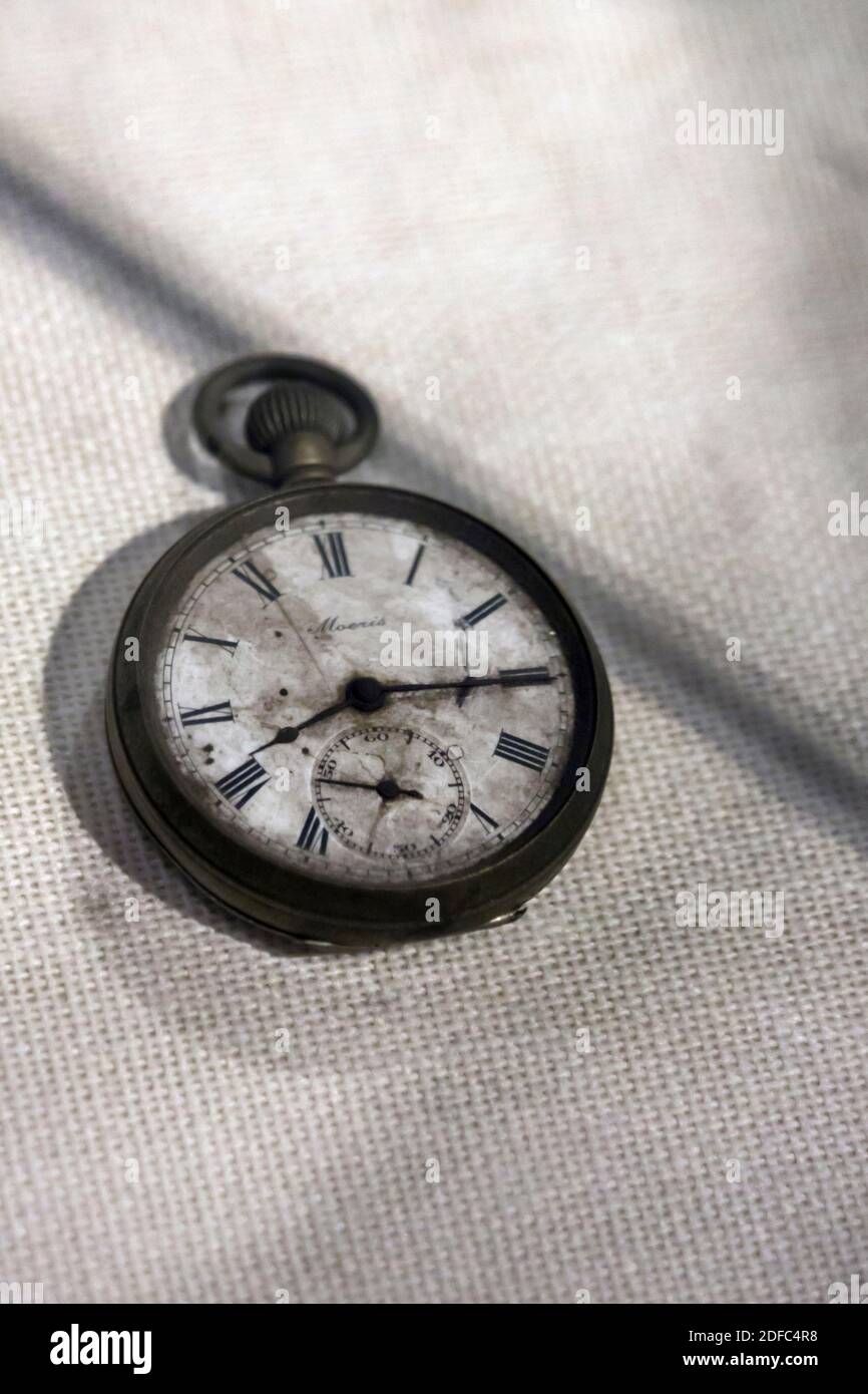 Japan, old watch at the Hiroshima Peace Memorial Museum Stock Photo - Alamy