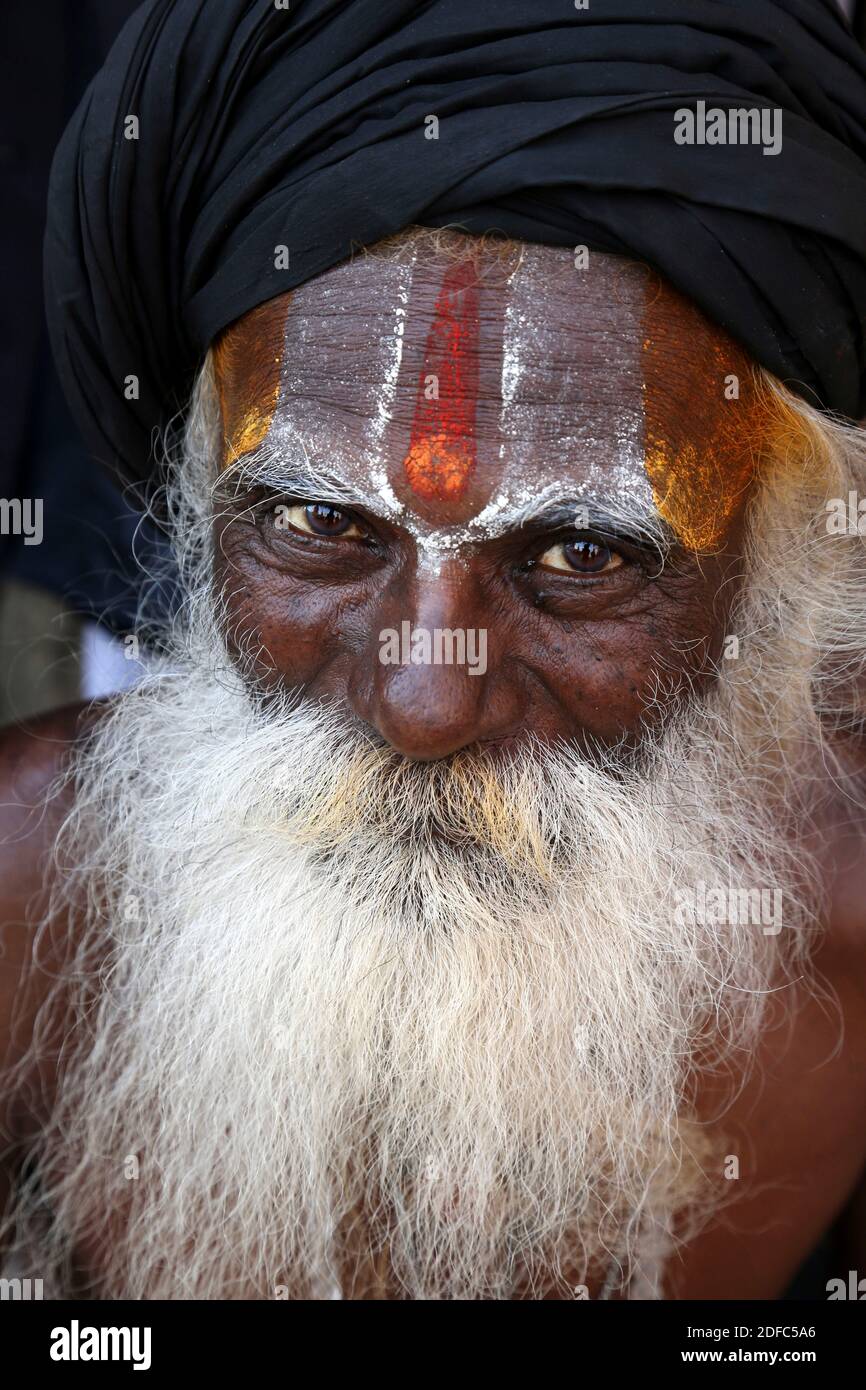 India, portrait of Naga saddhu saddhu baba during Maha Kumbh mela 2013 ...