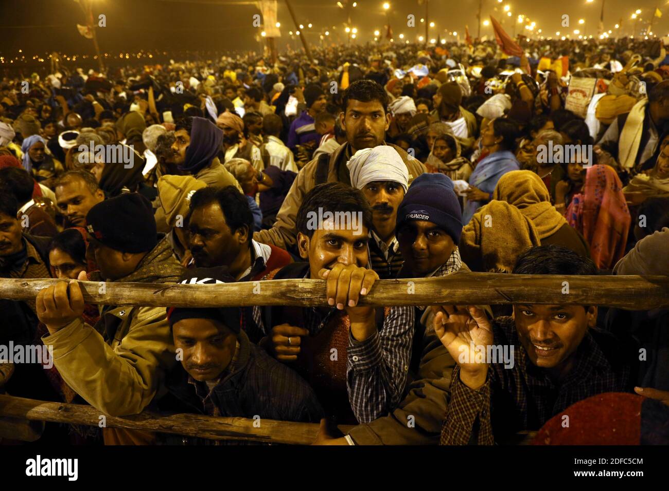 India, crowd during the Maha Kumbh 2013 pilgrimage Stock Photo - Alamy