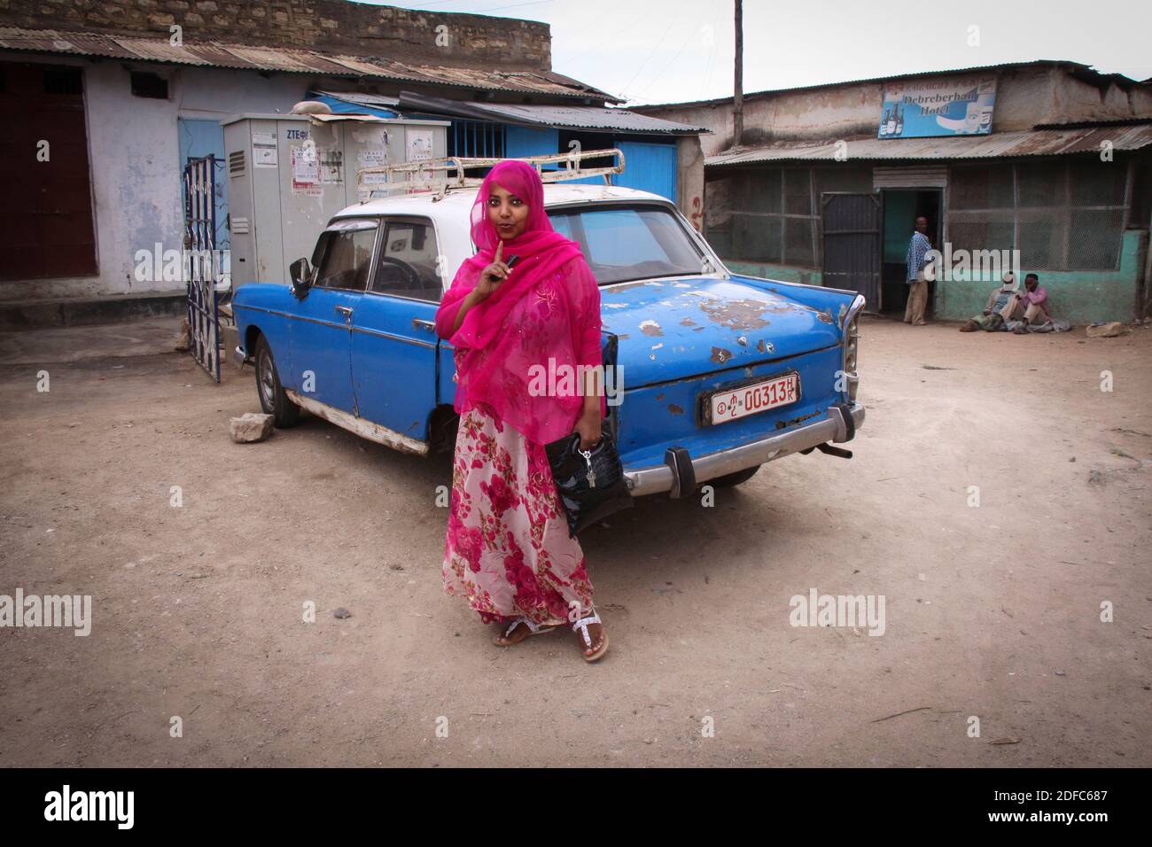Ethiopia, Harar, woman in the old town Stock Photo - Alamy