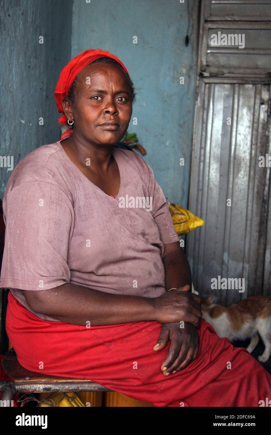 Ethiopia, Harar, old town, woman portrait Stock Photo - Alamy