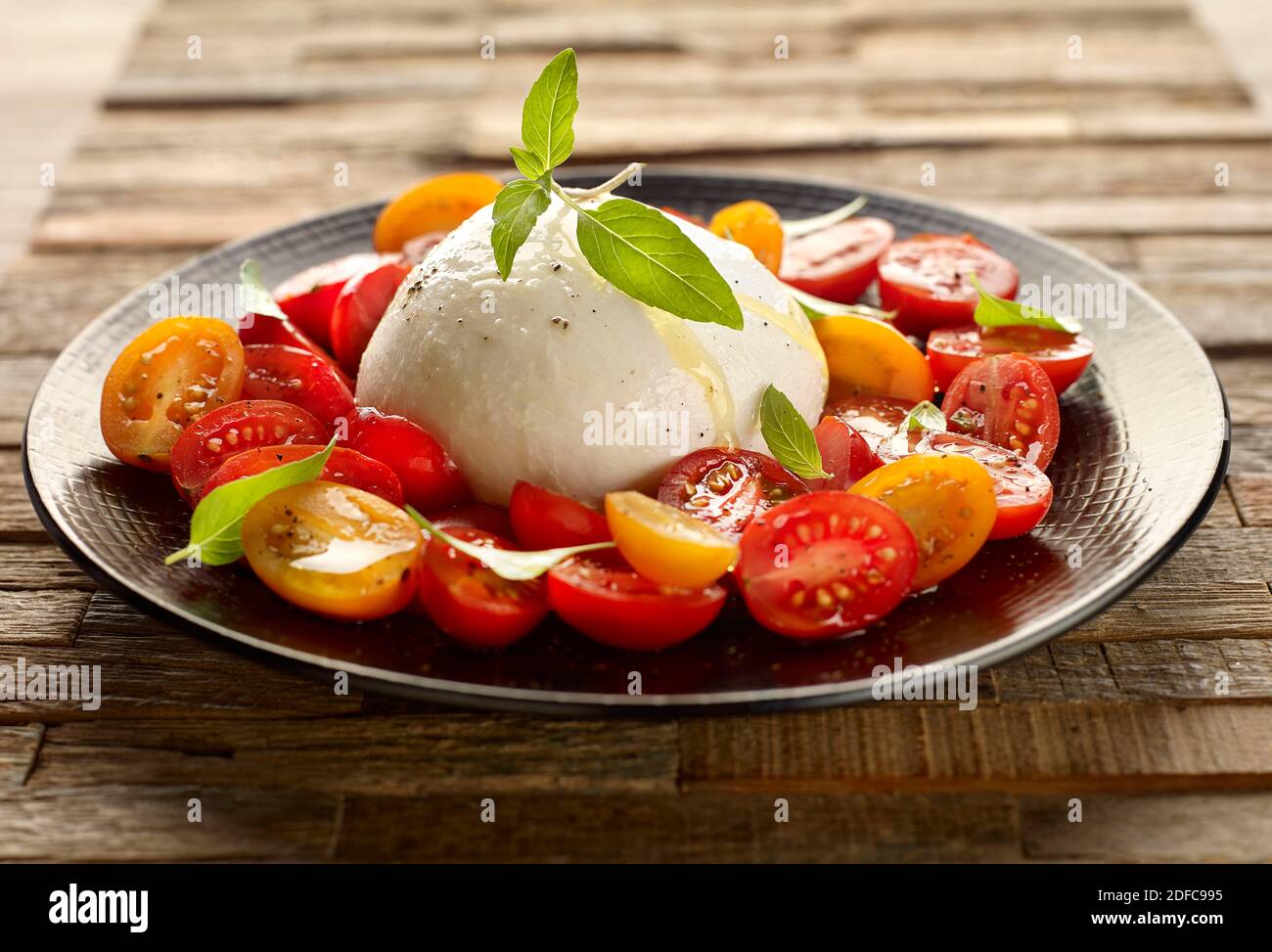 Mozzarella di buffala Stock Photo - Alamy