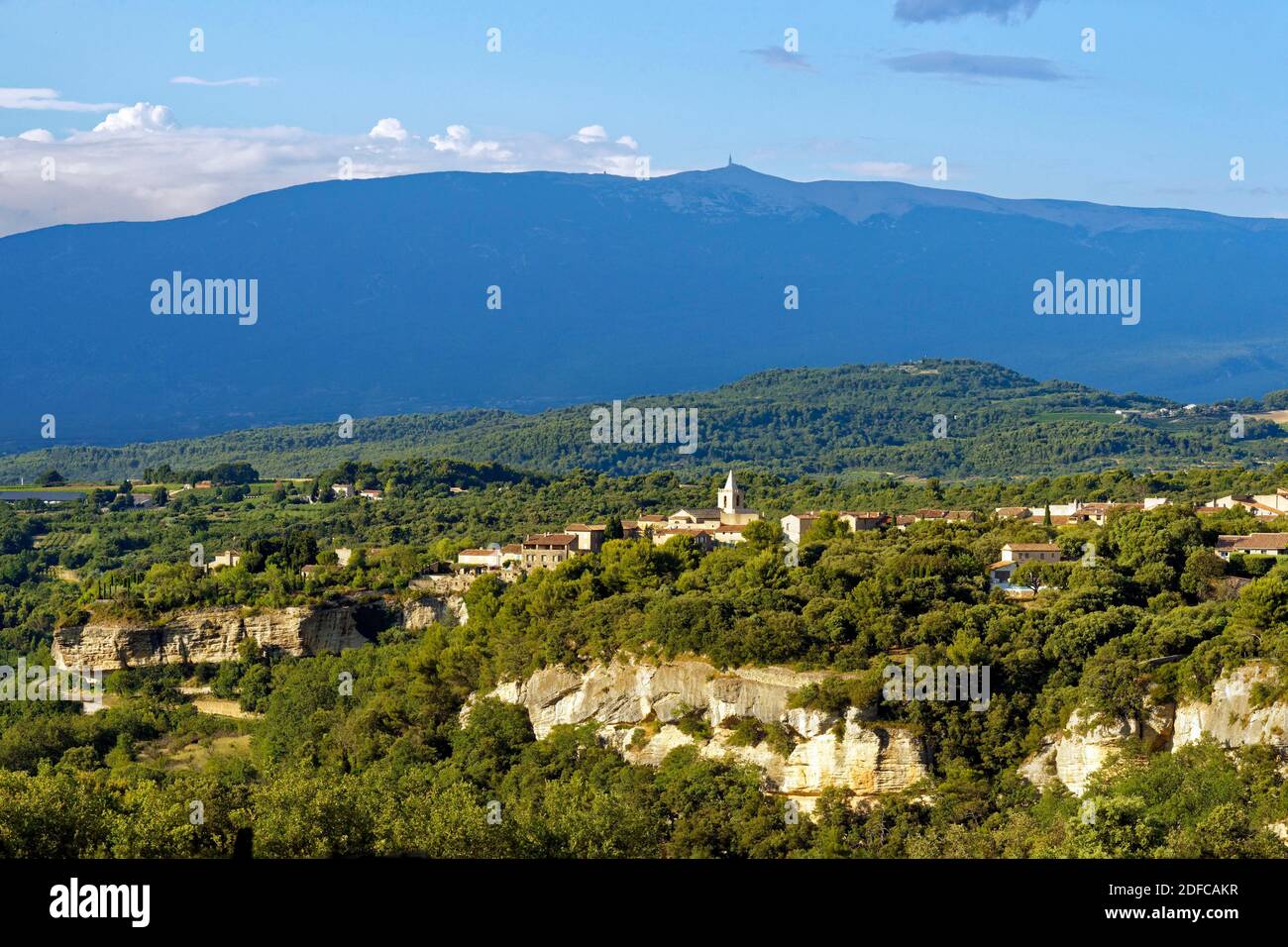 Venasque mont ventoux hi-res stock photography and images - Alamy