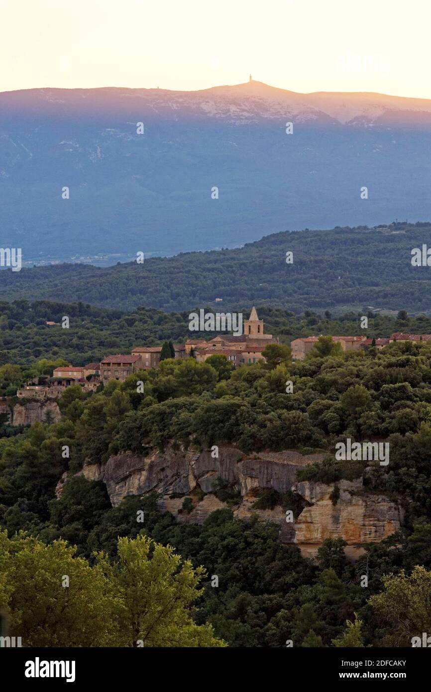 Venasque mont ventoux hi-res stock photography and images - Alamy