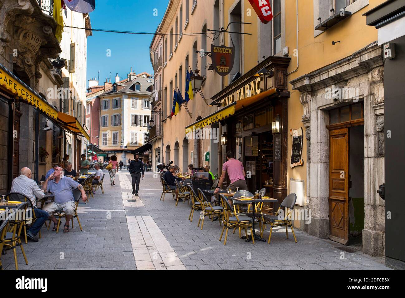 France, Hautes Alpes, Gap, the pedestrian street of Colonel Roux Stock ...