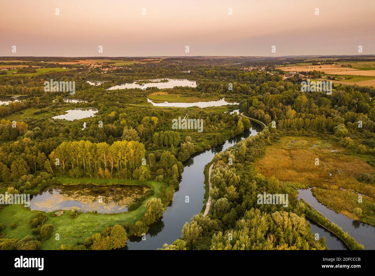 Picquigny hi-res stock photography and images - Alamy