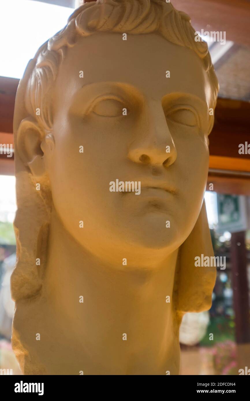 Crete knossos statue hi-res stock photography and images - Alamy