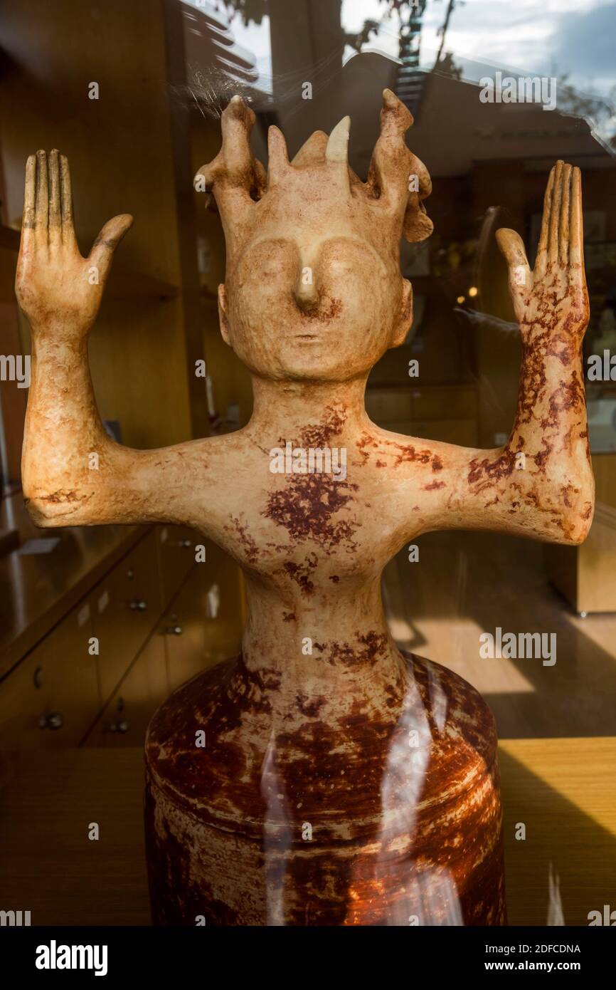 Crete knossos statue hi-res stock photography and images - Alamy