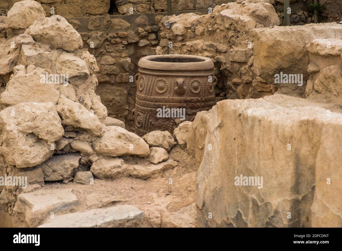 Pithoi knossos hi-res stock photography and images - Alamy