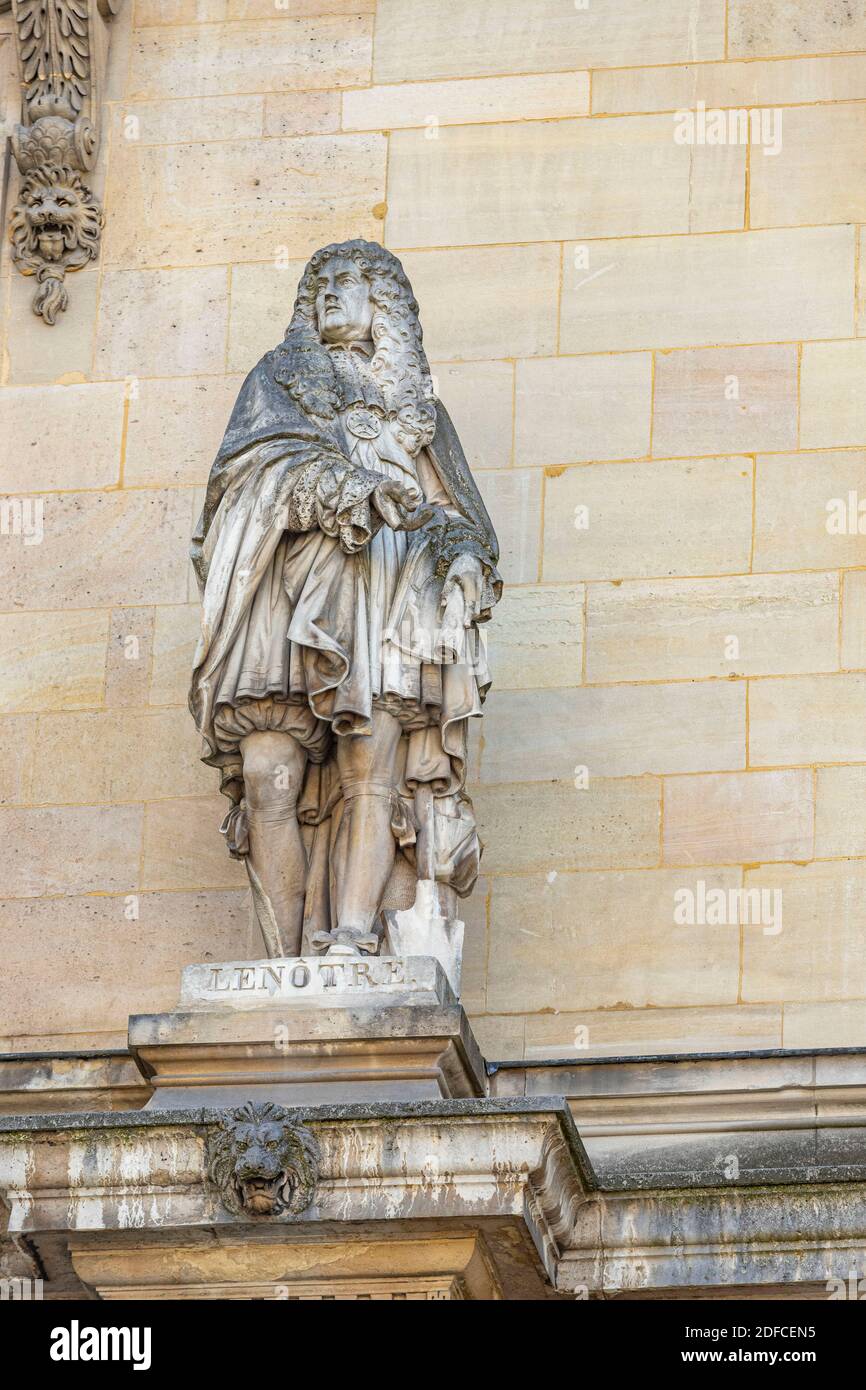 France paris le louvre palace hi-res stock photography and images - Alamy