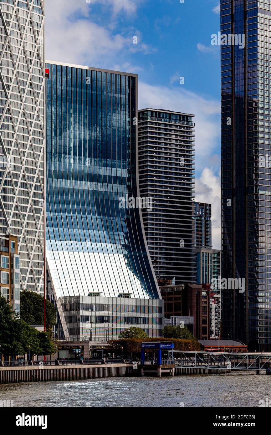 One Bank Street Office Building, Canary Wharf, London, UK Stock Photo ...