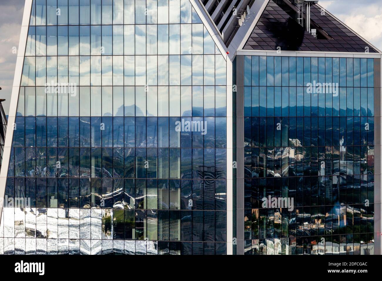 An Elevated View Of The Scalpel Building, City of London, London, UK ...
