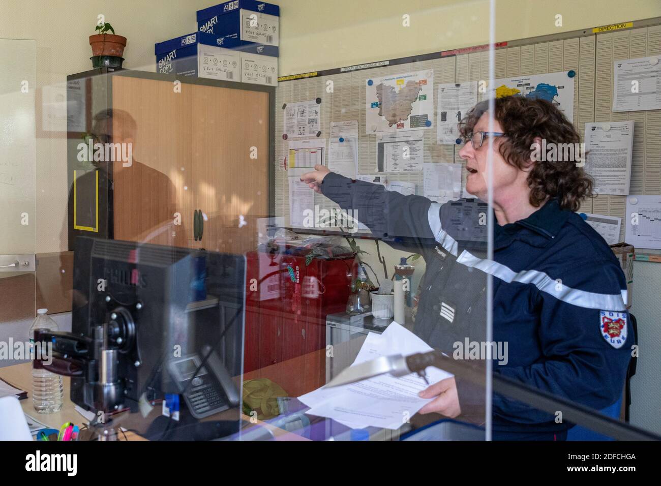 Office shield hi-res stock photography and images - Alamy