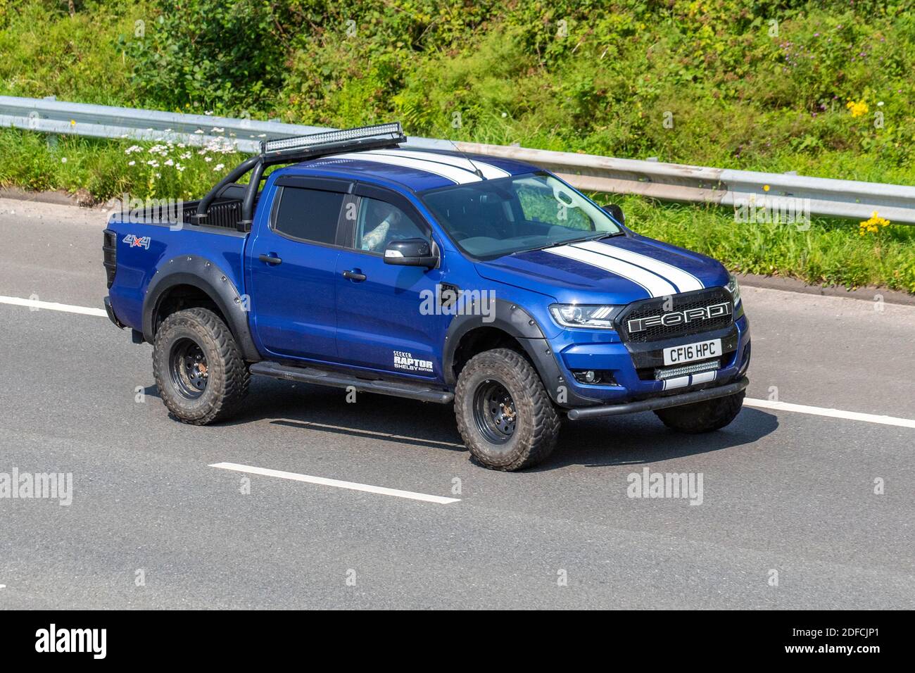 White Ford Ranger Modified