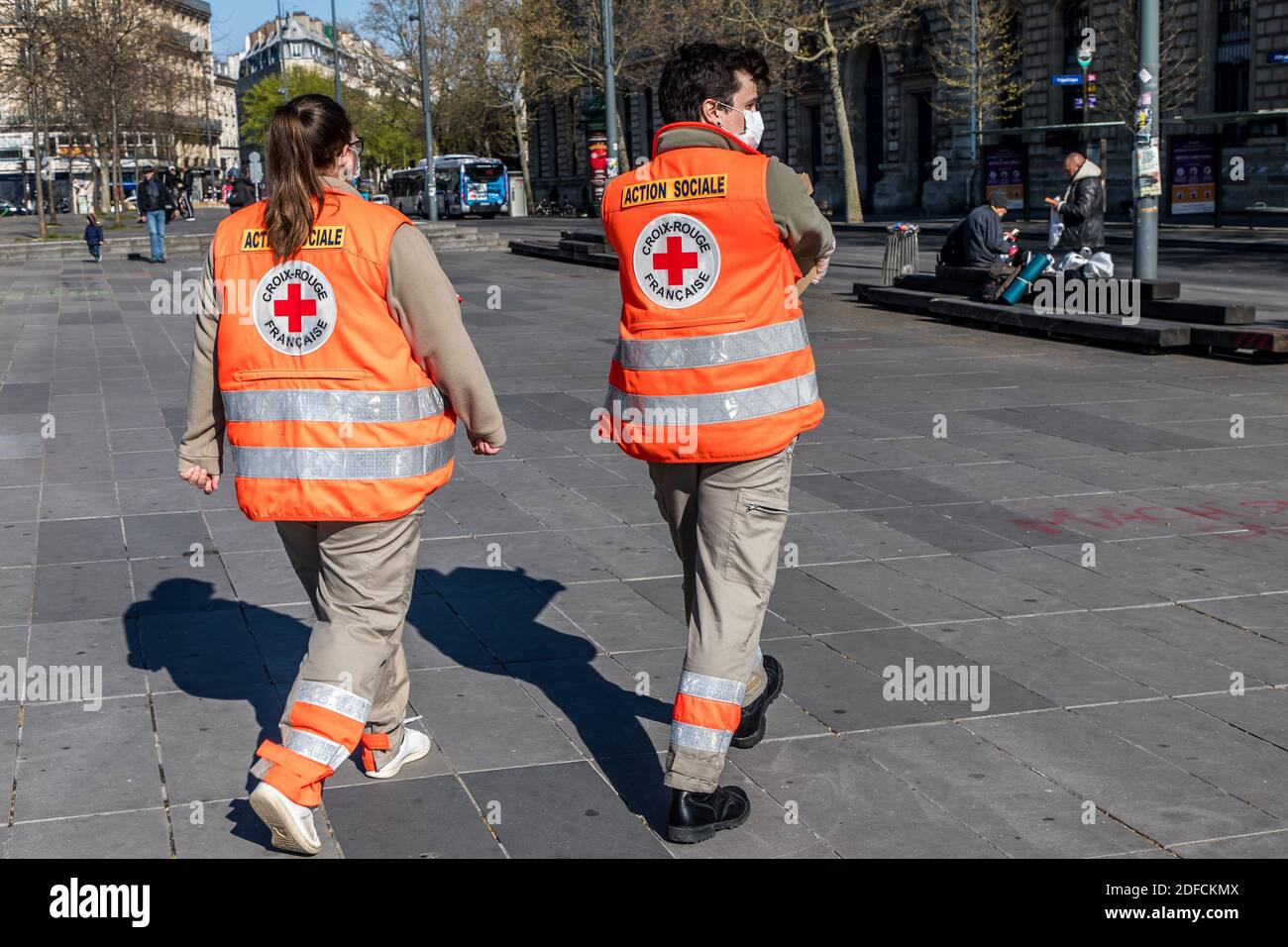 Paris homeless red cross hi-res stock photography and images - Alamy
