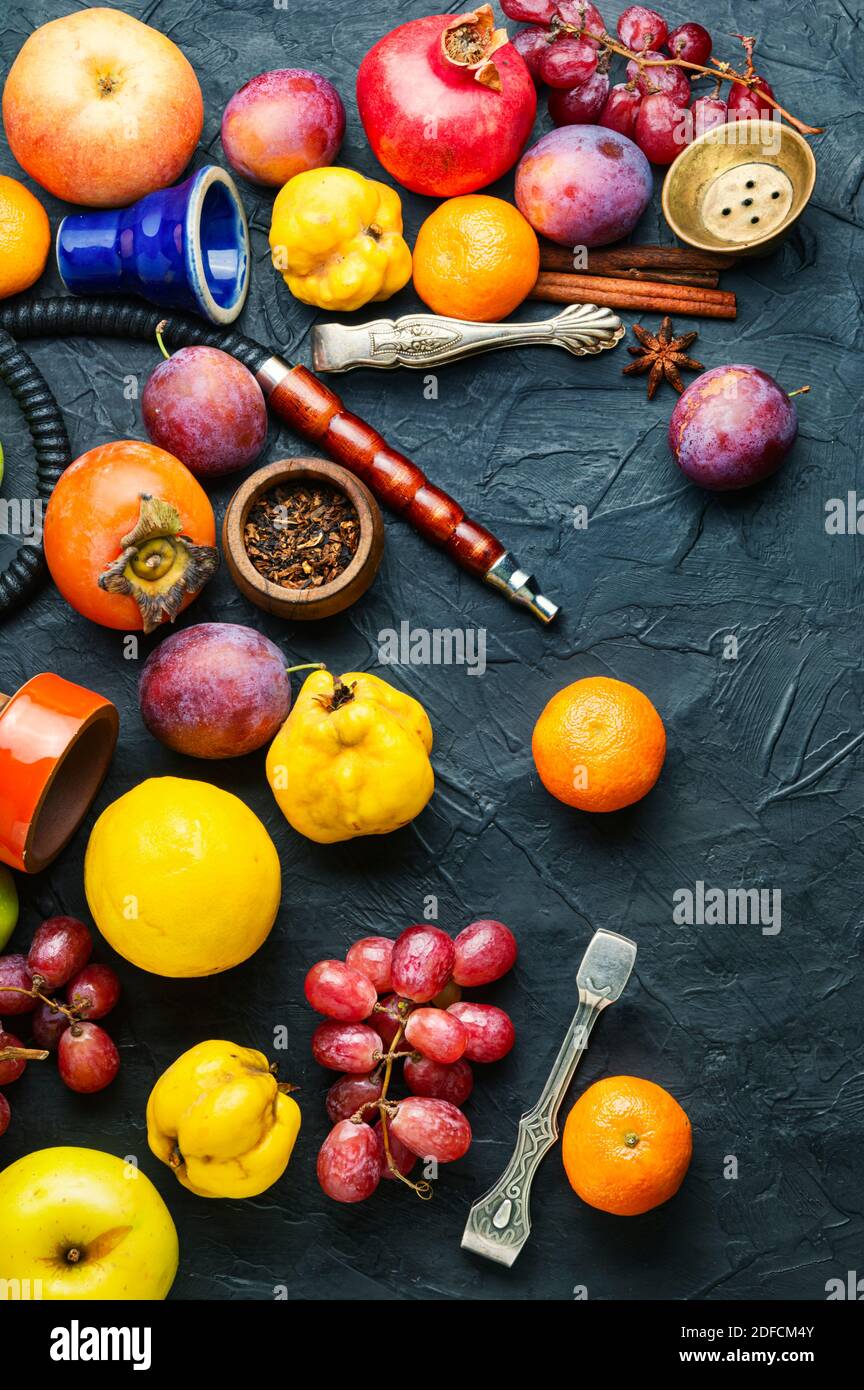 Arabic smoking hi-res stock photography and images - Alamy