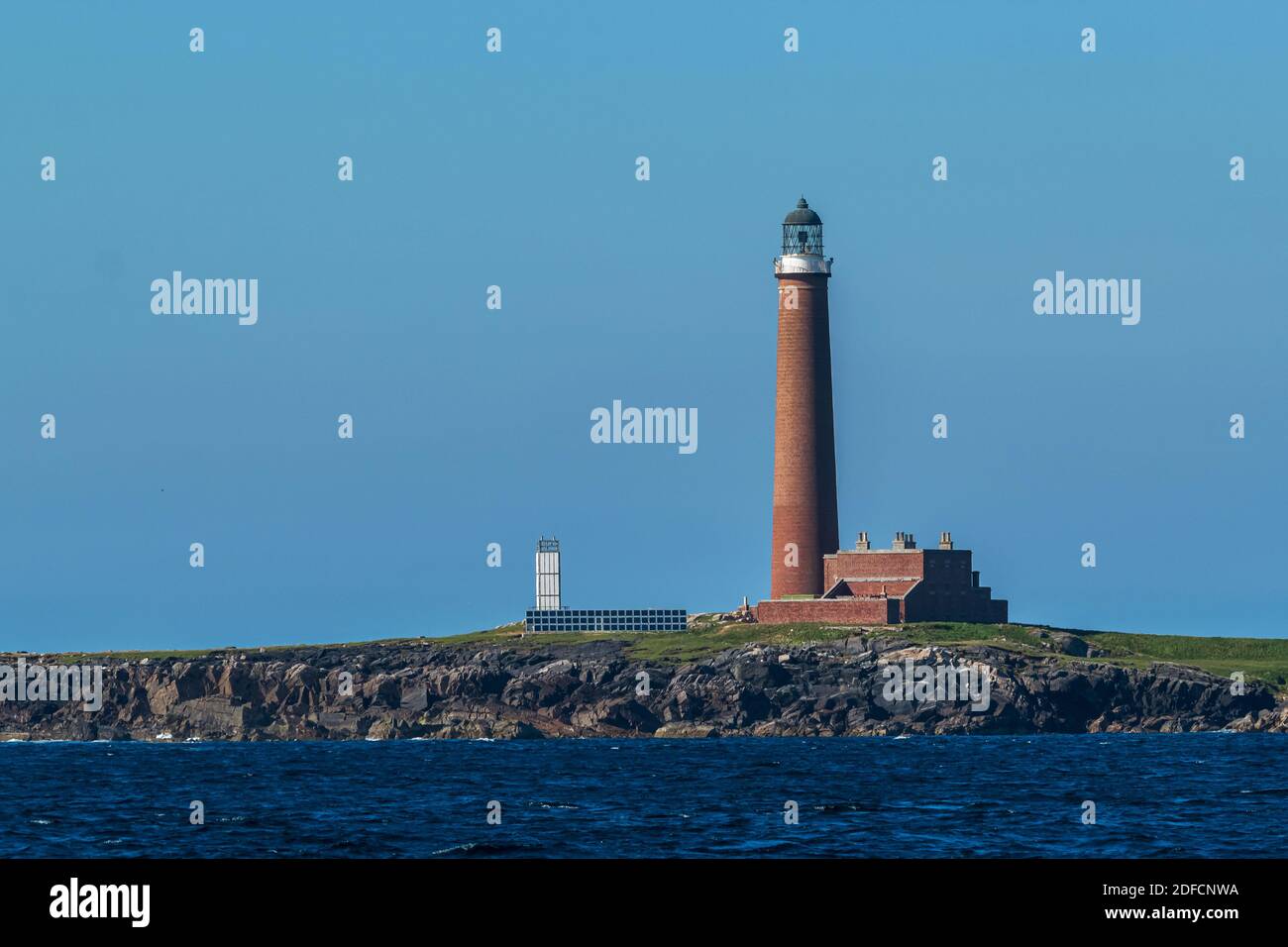 Lighthouse in outer hebrides hi-res stock photography and images - Alamy