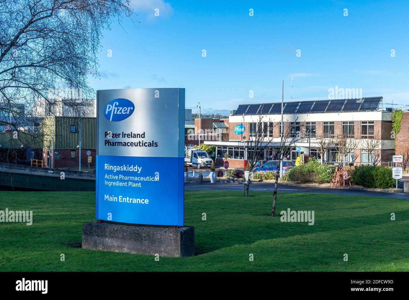 Pfizer Ireland Pharmaceuticals plant entrance, Ringaskiddy, Cork ...