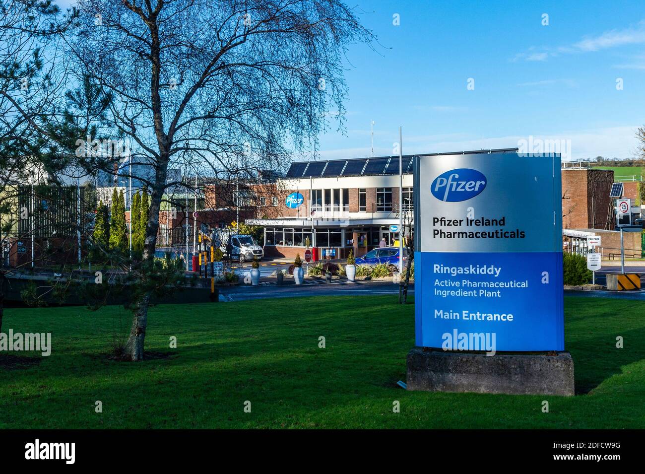 Pfizer factory hi-res stock photography and images - Alamy