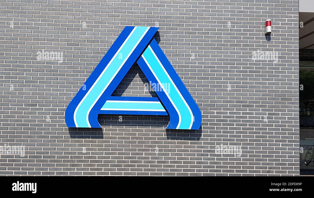 Aldi logo on a store Stock Photo - Alamy