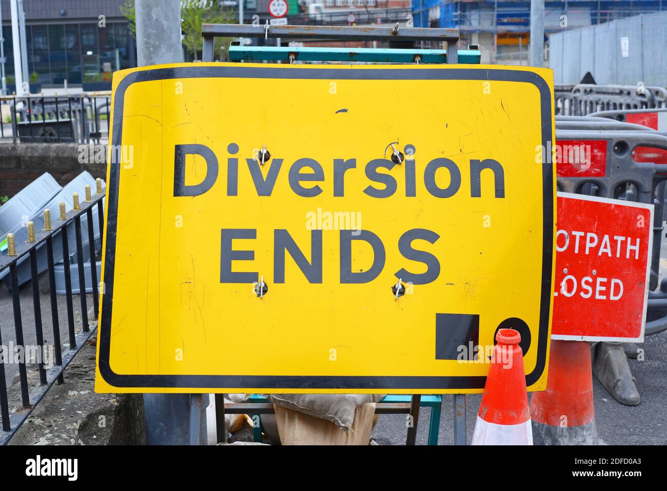 Diversion and road sign hi-res stock photography and images - Alamy
