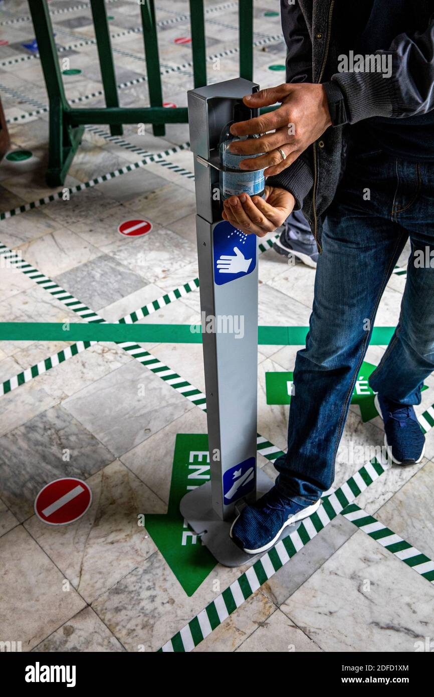 Epidemic care hi-res stock photography and images - Alamy