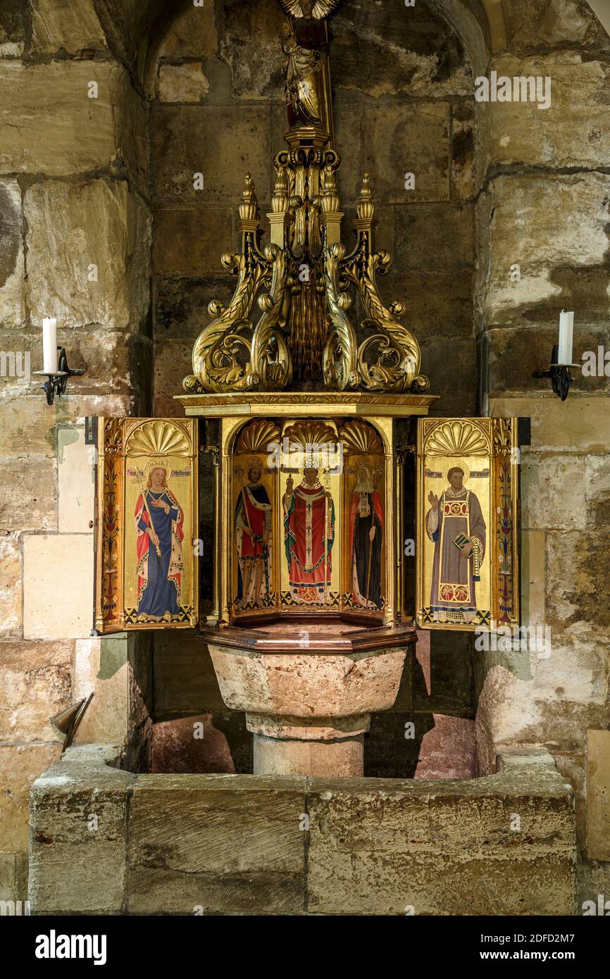 Crypt england uk hi-res stock photography and images - Alamy