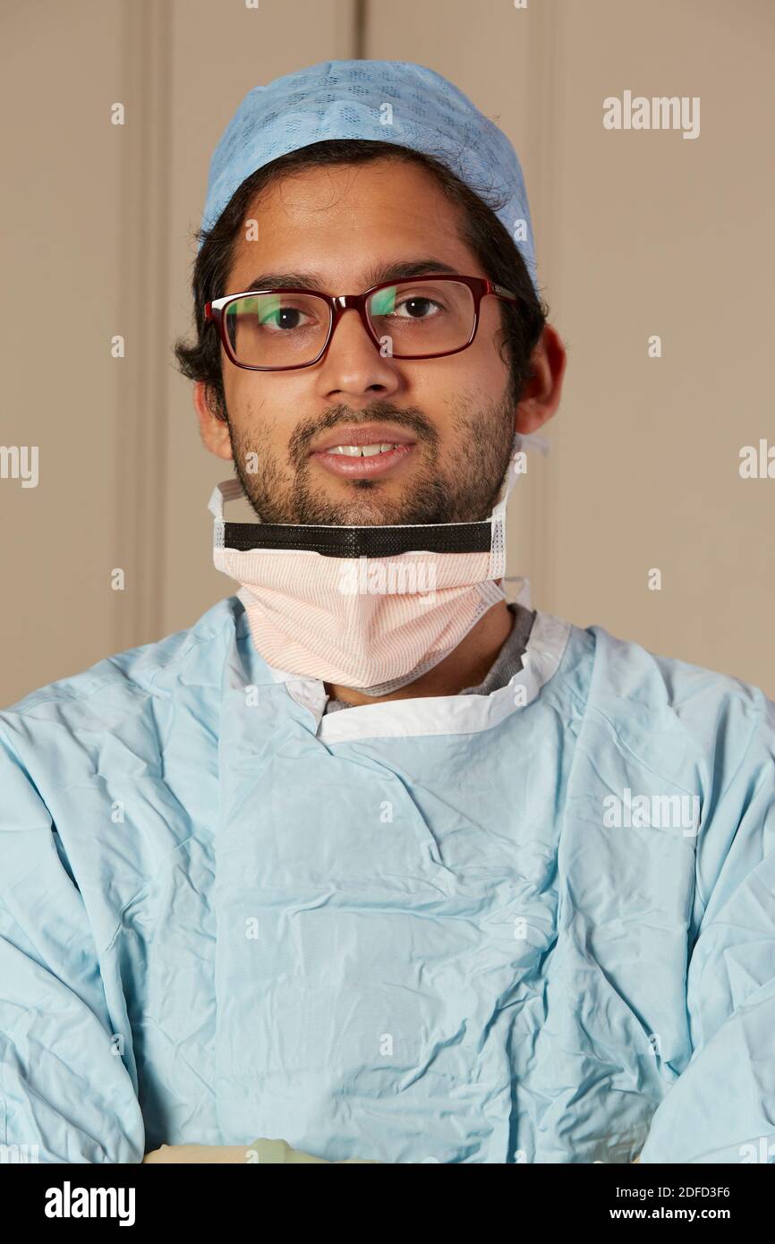 Doctor Wearing PPE Stock Photo - Alamy