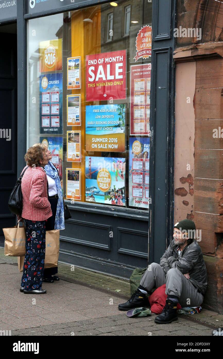 Poor street lighting uk hi-res stock photography and images - Alamy
