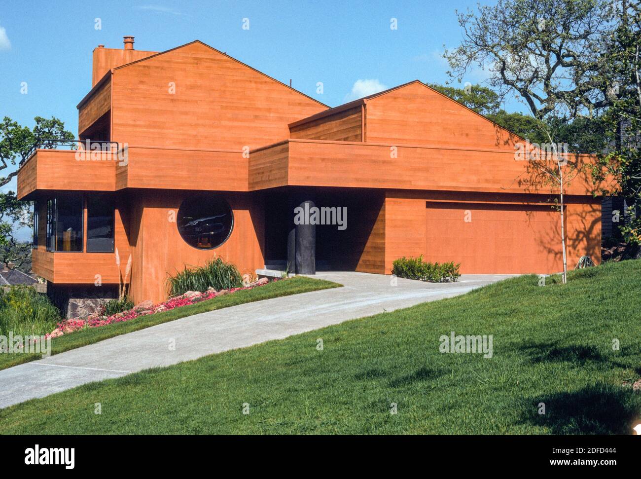Modern redwood house in Santa Rosa, California, USA 1980s Stock Photo ...