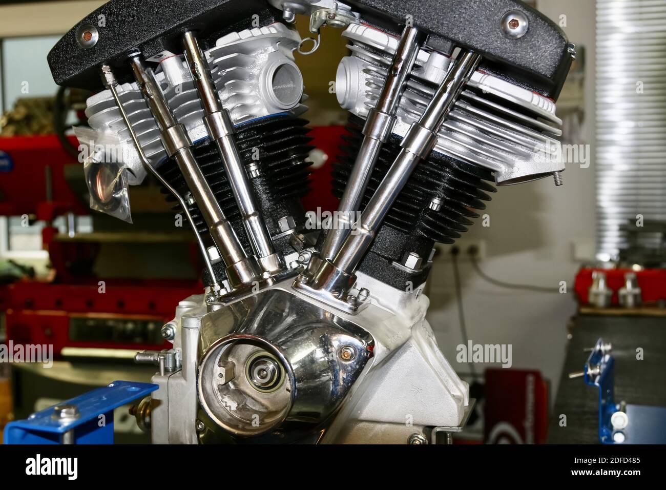 V twin engine hi-res stock photography and images - Alamy