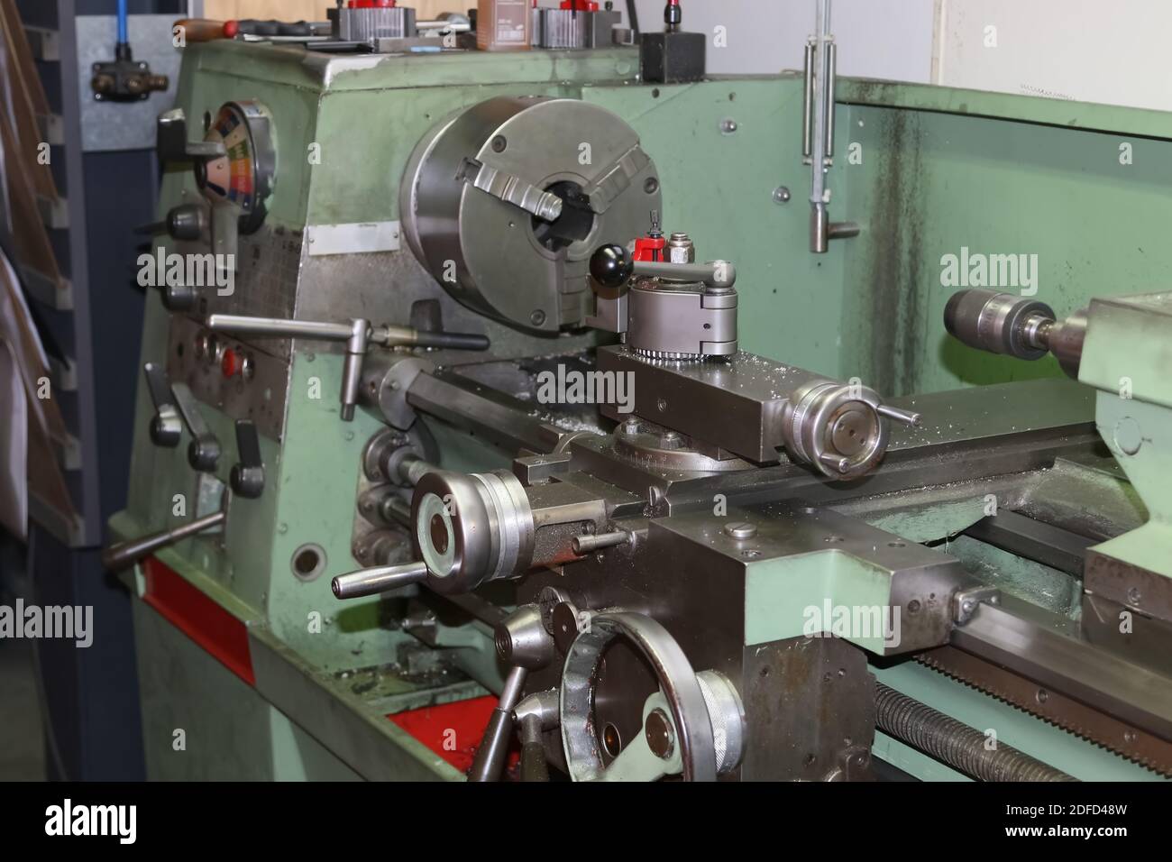 a lathe in a workshop Stock Photo - Alamy