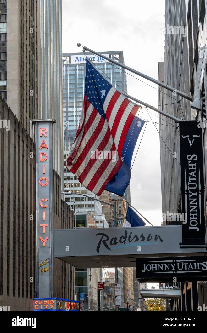 Overhang flag hi-res stock photography and images - Alamy