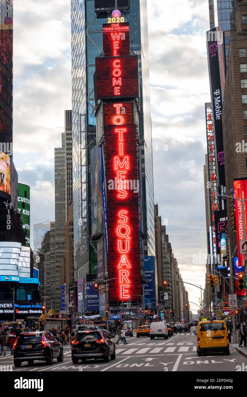 Electronic Advertising Billboards in Times Square, NYC, USA Stock Photo ...