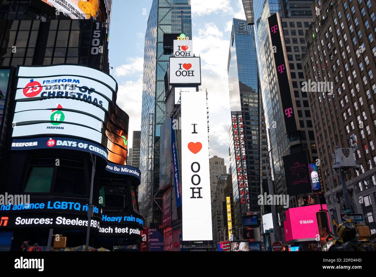 Electronic Advertising Billboards in Times Square, NYC, USA Stock Photo ...