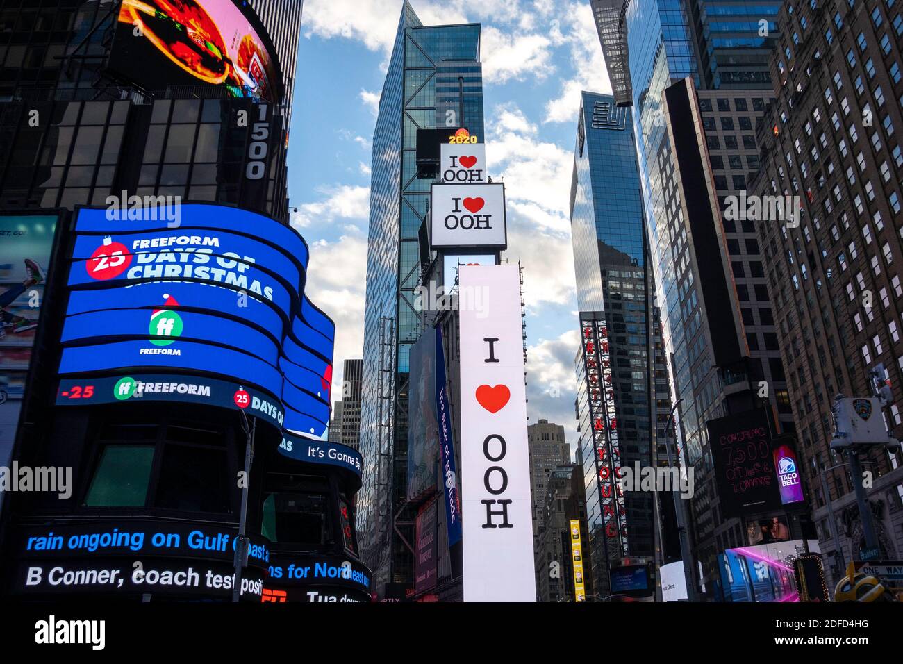 Electronic Advertising Billboards in Times Square, NYC, USA Stock Photo ...