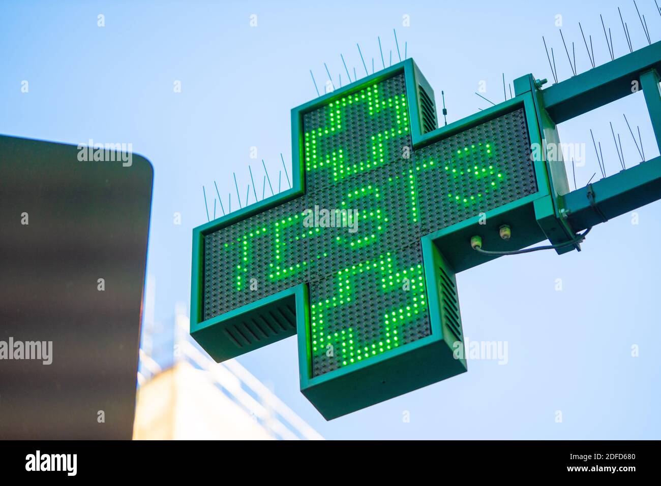 Pharmacy sign performing Covid 19 screening tests Stock Photo - Alamy
