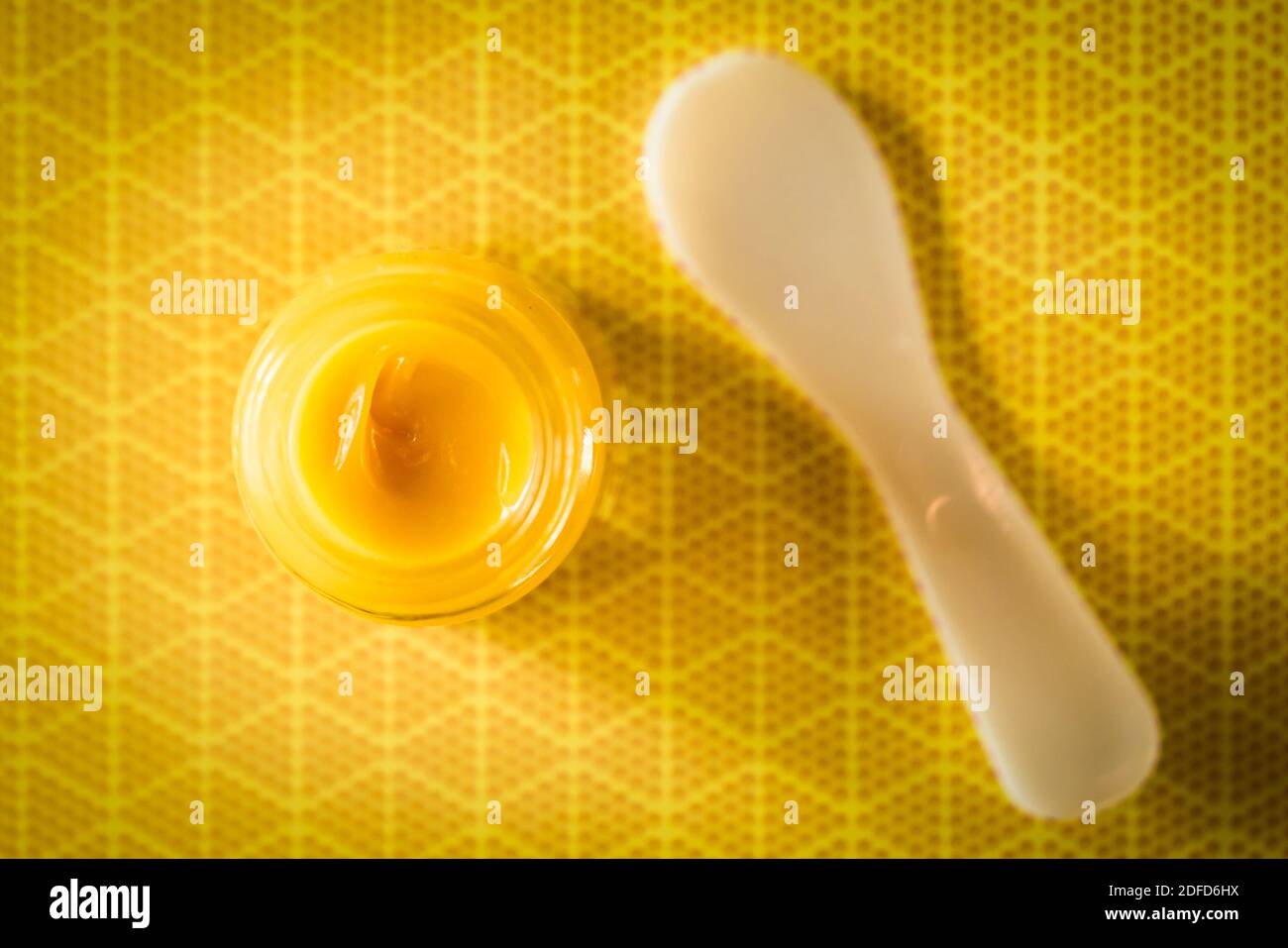 Queen jelly hi-res stock photography and images - Alamy