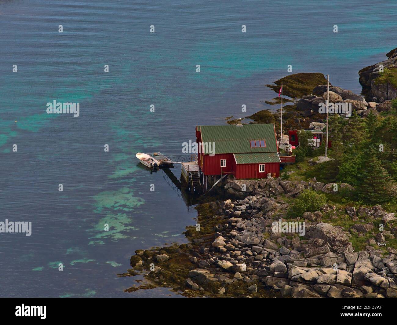 Traditional norwegian boat house hi-res stock photography and images ...