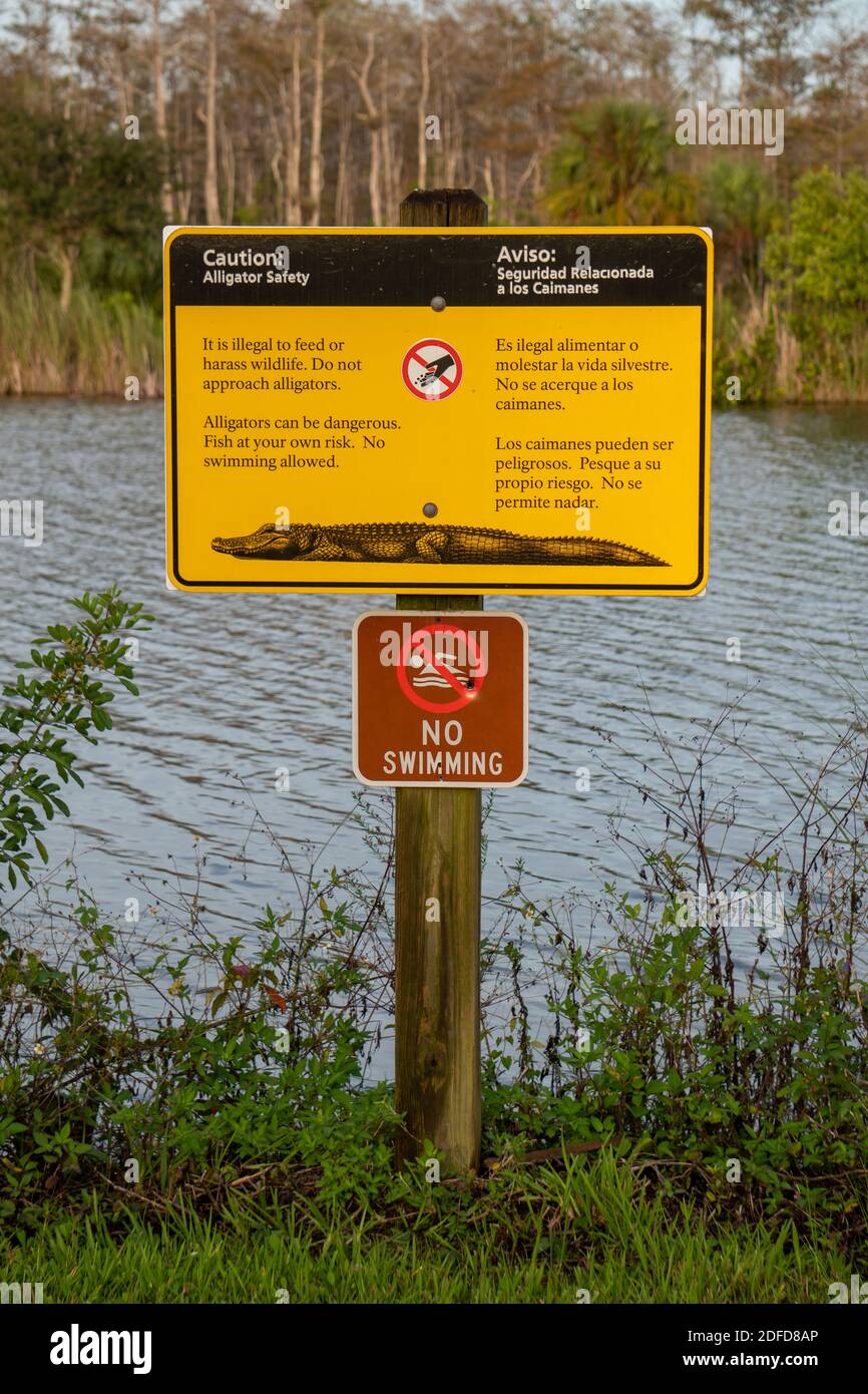 Alligators danger sign hi-res stock photography and images - Alamy