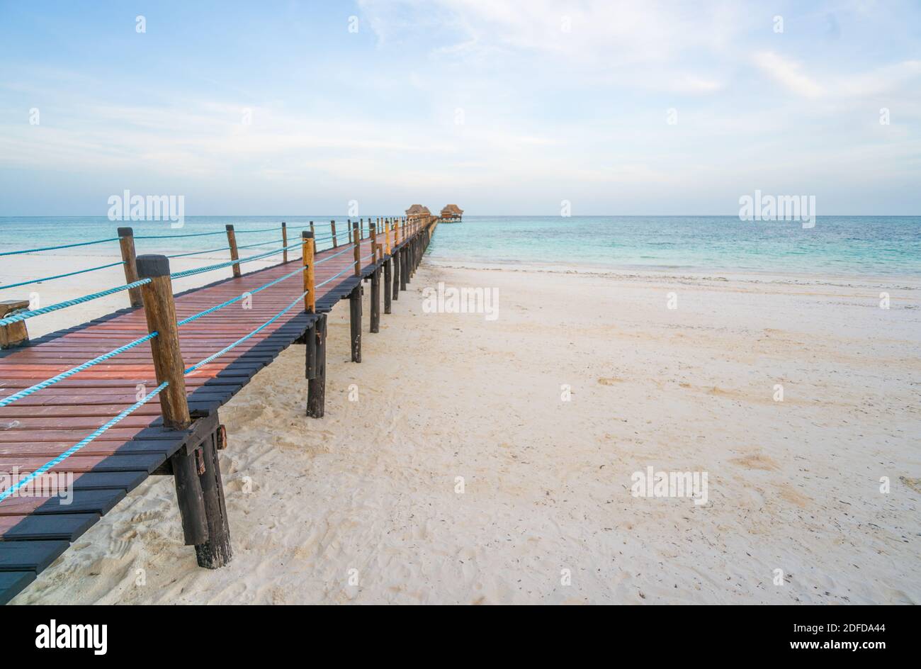 Tropical paradise - pier on turquoise sea Stock Photo - Alamy