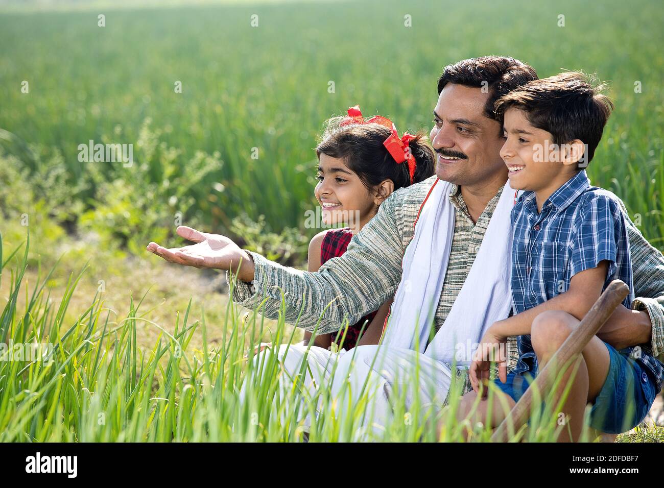 Happy rural family hi-res stock photography and images - Alamy