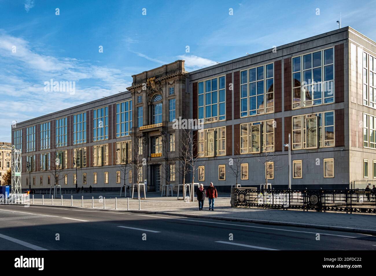 European School of Management and Technology, ESMT Berlin is a private ...