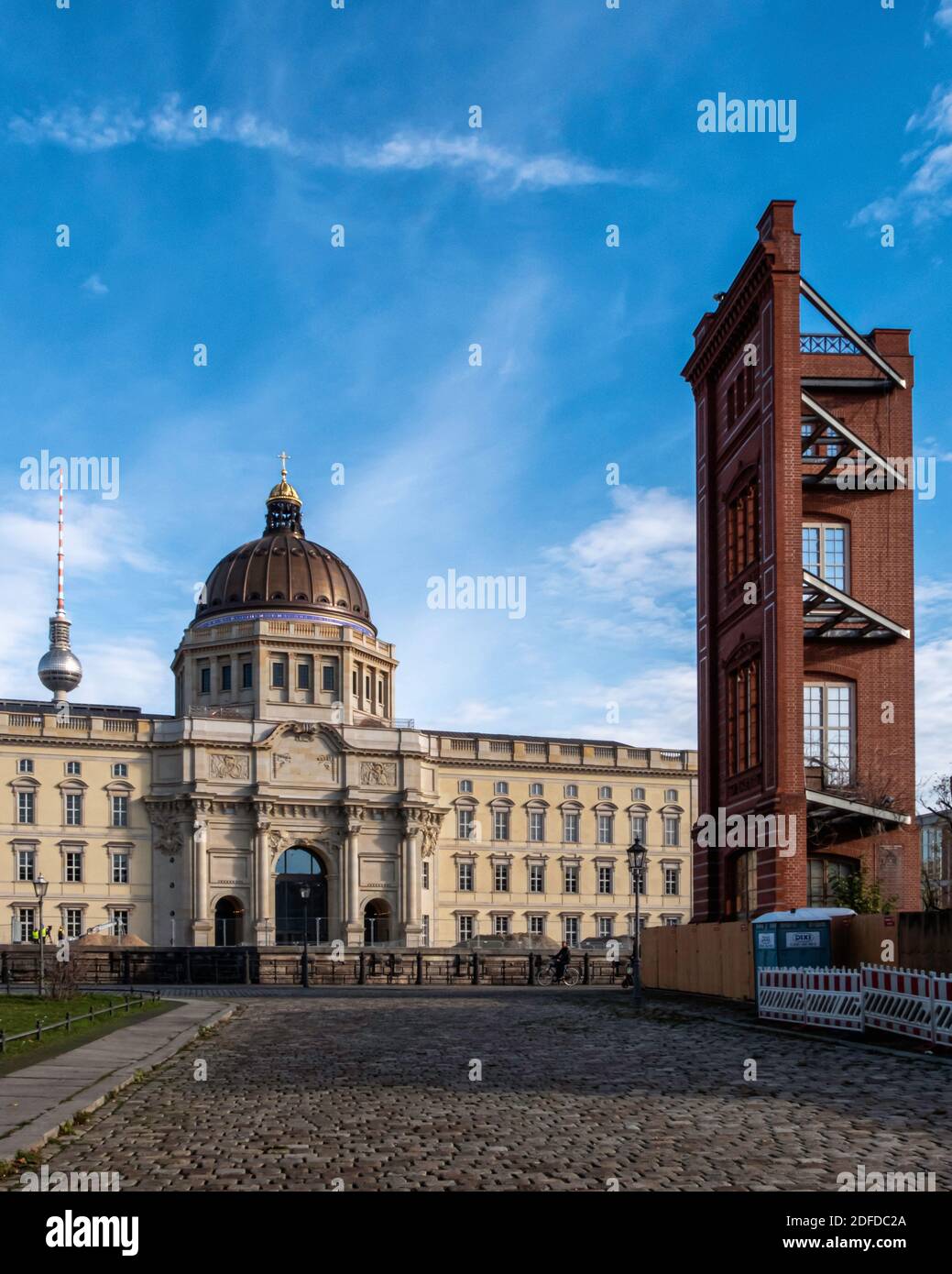 Reconstruction of corner of Schinkel’s Bauakademie and Berlin Palace ...