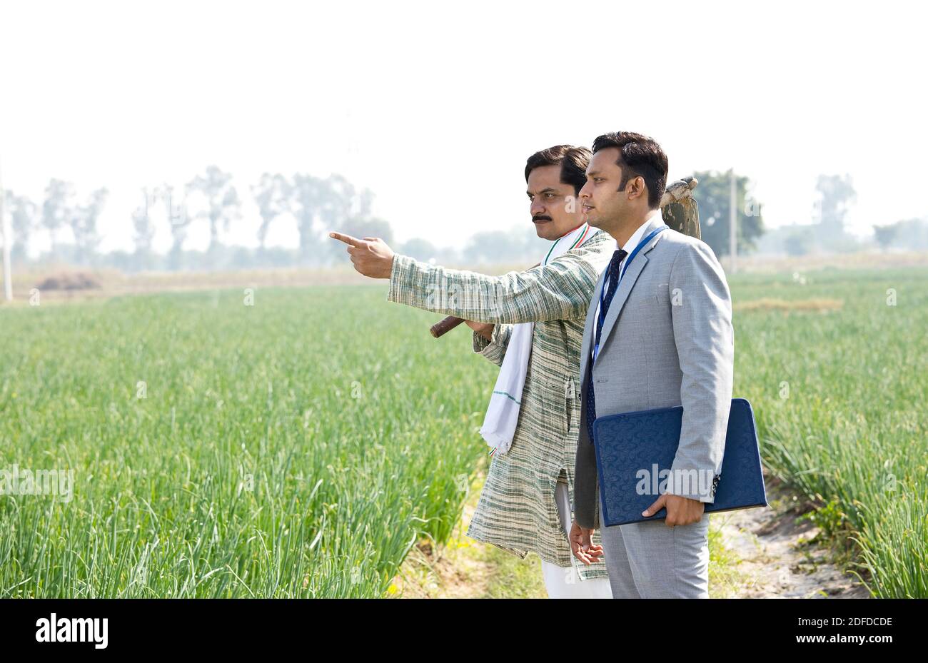 Teamwork business farmer hi-res stock photography and images - Alamy