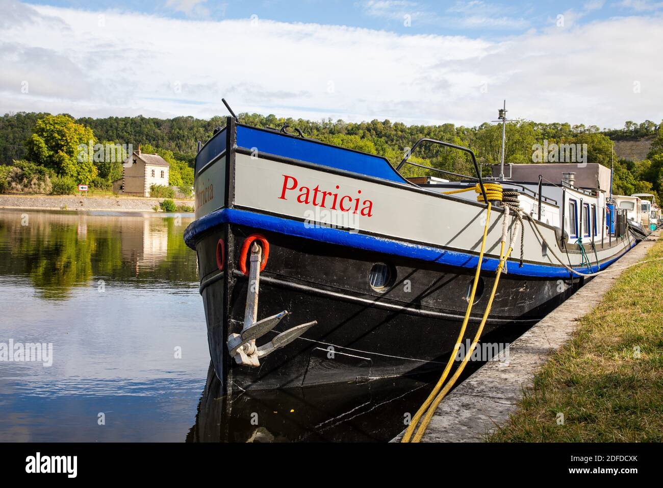 RIVER PORT OF VERMENTON, YONNE, BURGUNDY, FRANCE Stock Photo - Alamy